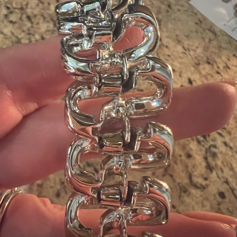 Vintage Lisner Chunky Silver Bracelet - Gem